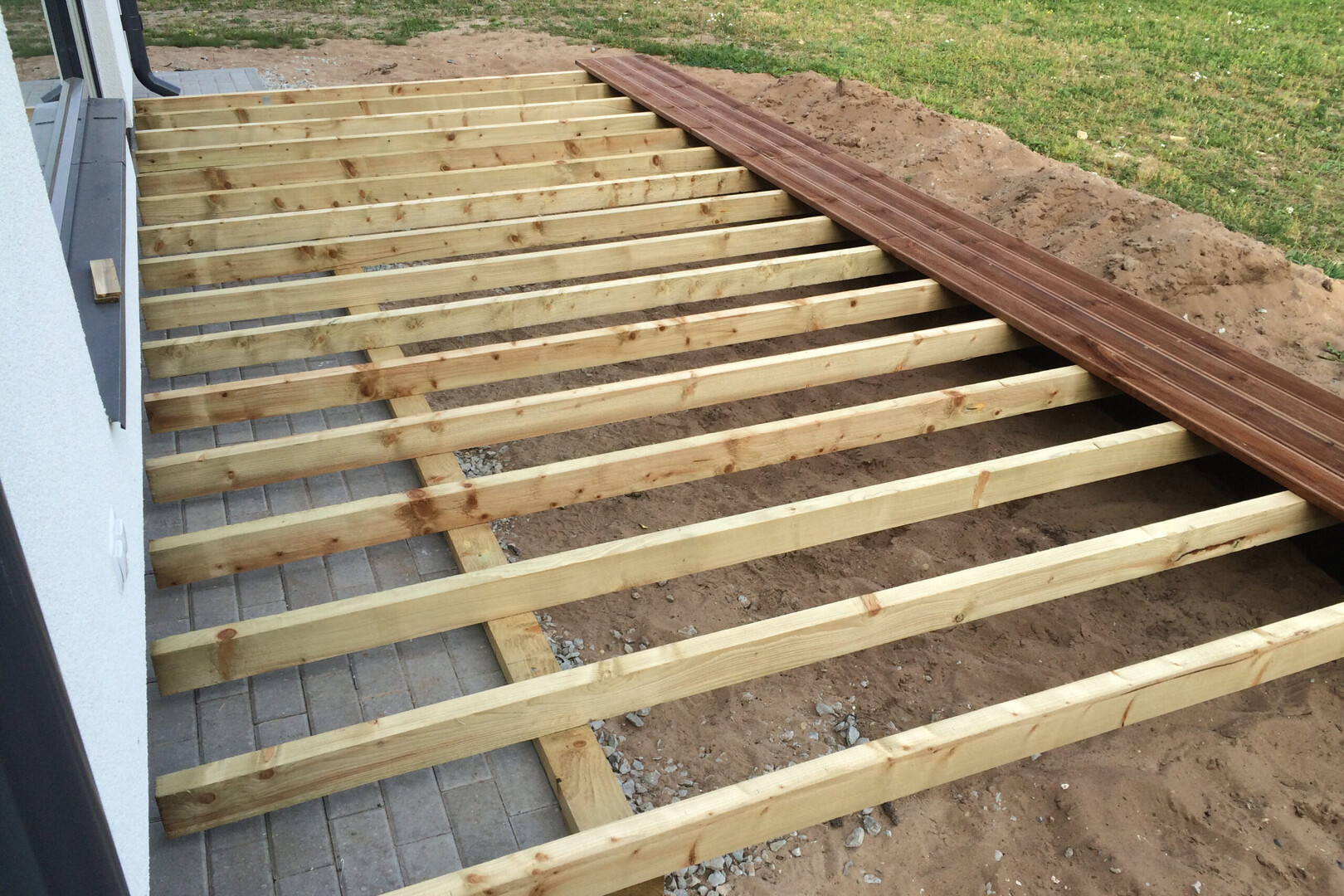 Kuidas ise terrassi vundamenti ehitada | Weber Estonia
